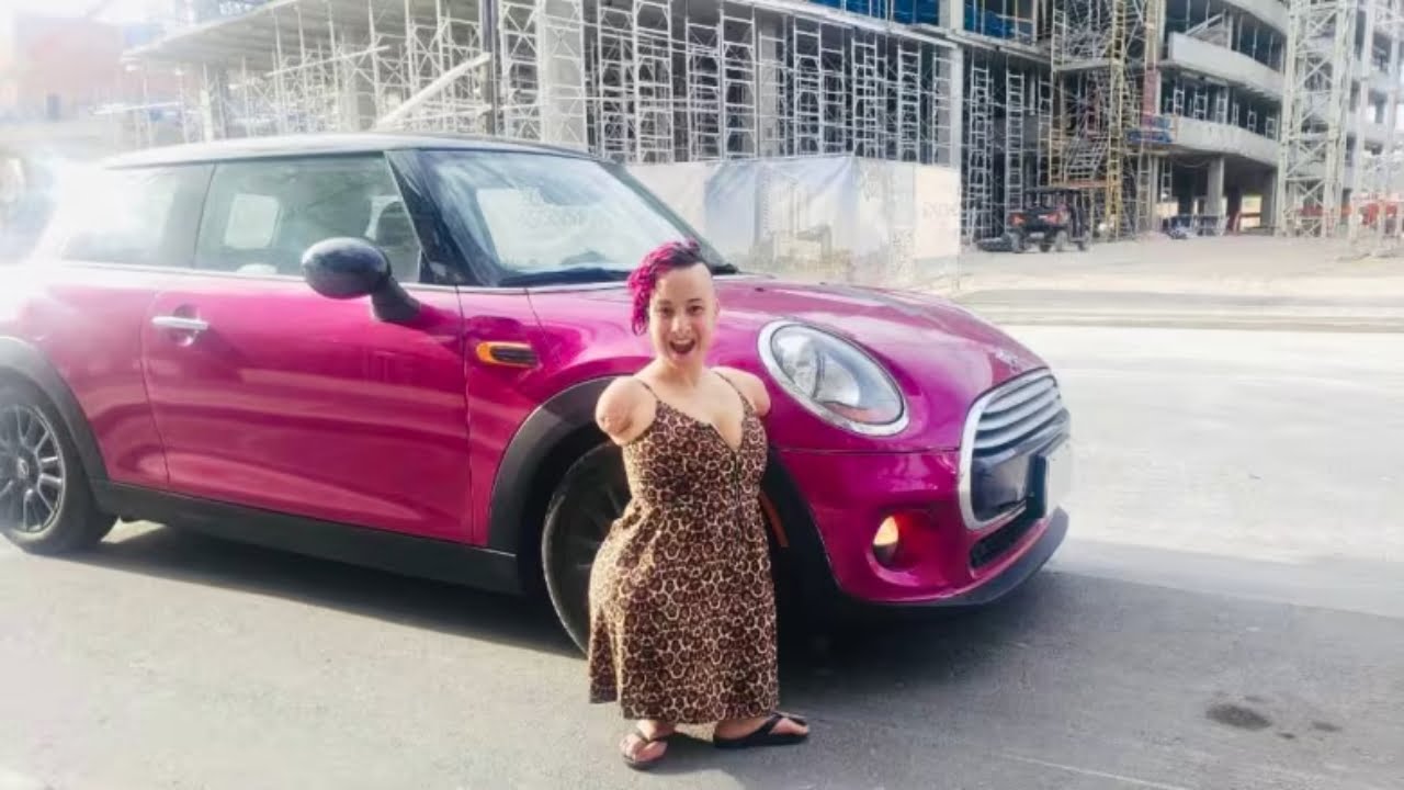Woman Born Without Arms Overcomes Challenges To Drive Her Modified Mini ...